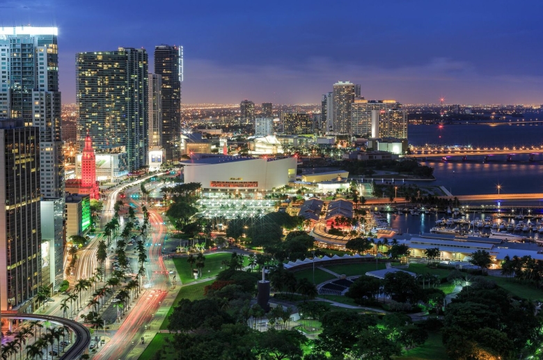 The Atrium in | PMC Property Group Apartments